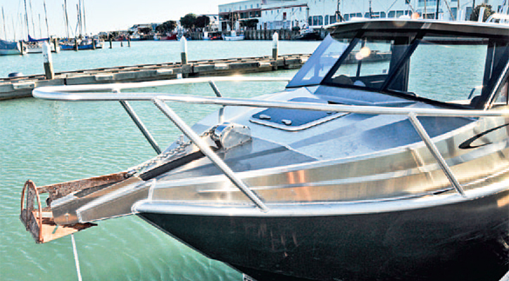 senator-boats-senator-typhoon-mh820–long-legged-bay-boat-feature ...